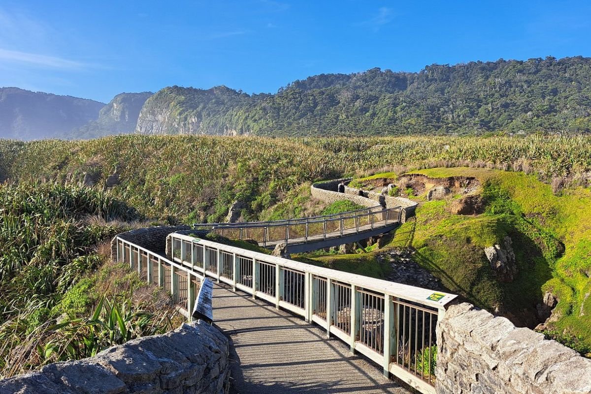 Punakaiki Rocks – The Famous Pancake Rocks & Blowholes - Tohu Travellers