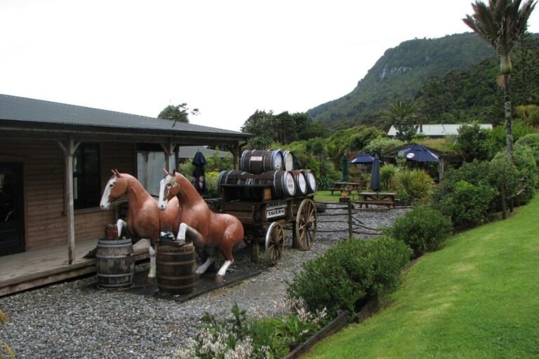 Punakaiki Rocks – The Famous Pancake Rocks & Blowholes - Tohu Travellers